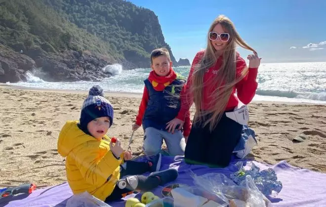 Daria Pynzar con hijos