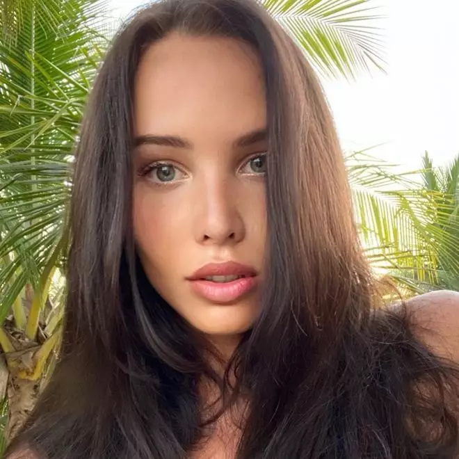 Anastasia Rytova покажа вежби за задникот 588761_1