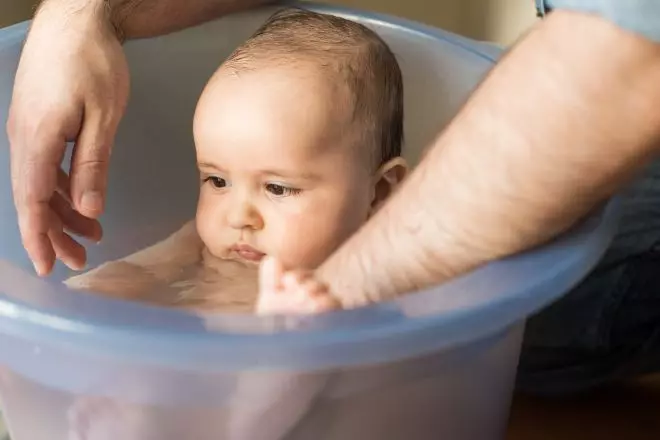 Wie man Dad anzieht, um ein Kind zu erhöhen 597491_2