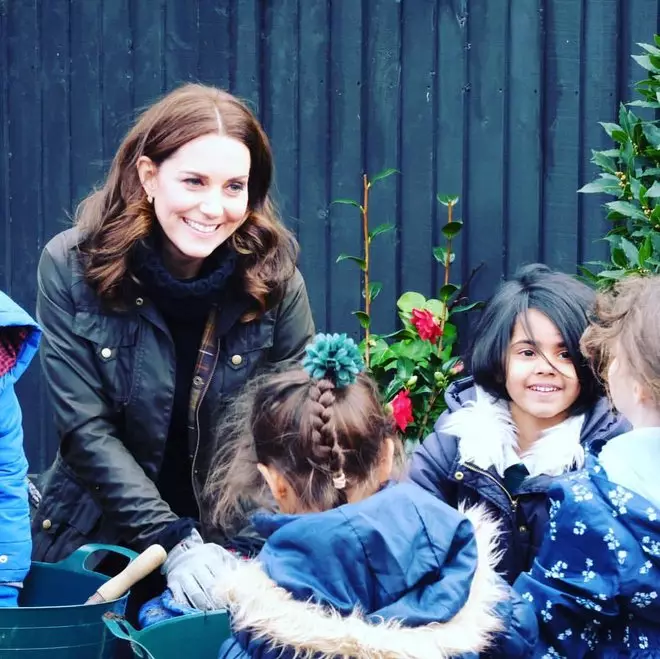 NIAM NCO TSEG: Kate Middleton tau qhia dab tsi qhia nws cov menyuam