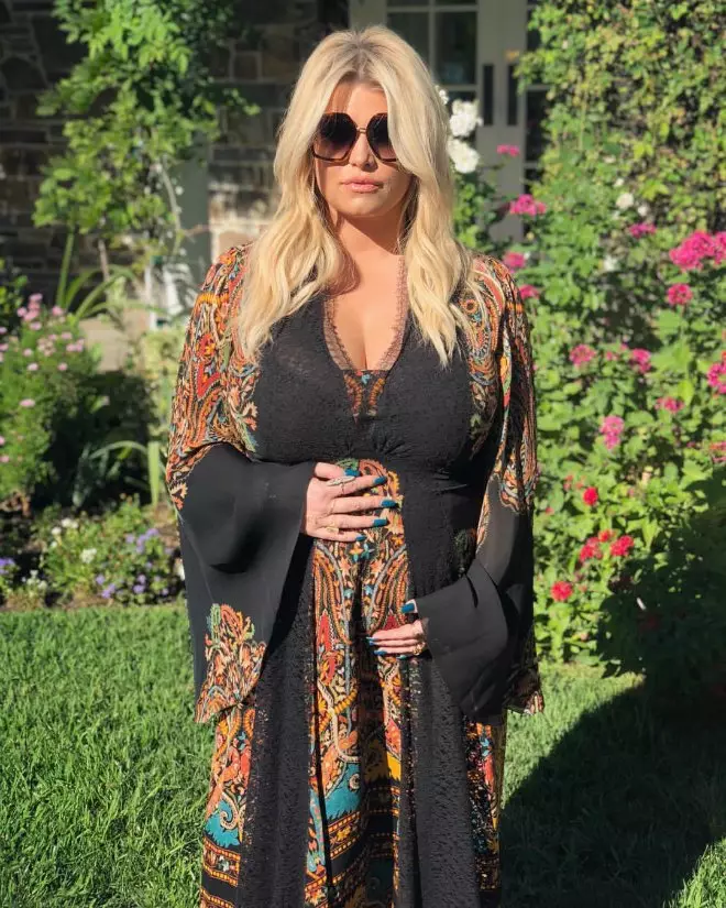 Jessica Simpson sýndi nýfætt dóttur 61375_3