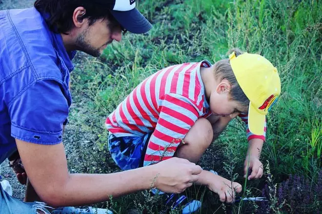 Two-year-old daughter Dmitry Koldun sings daddy song 61434_2