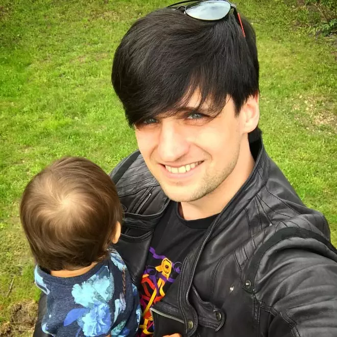 Two-year-old daughter Dmitry Koldun sings daddy song 61434_7