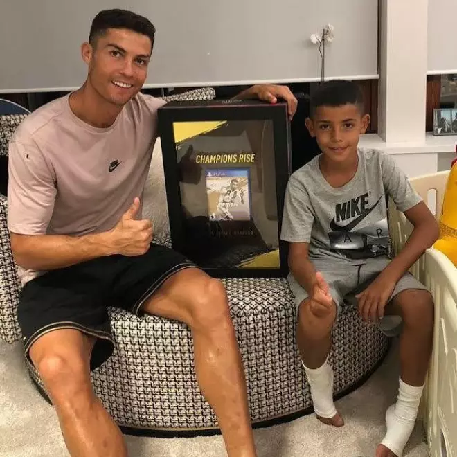 Bern Cristiano Ronaldo ferstoar fans mei har kostúms 62761_19