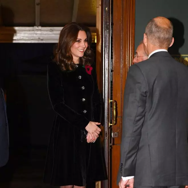 Kaj v škatli nakita Kate Middleton: Broške s pomenom 63018_7