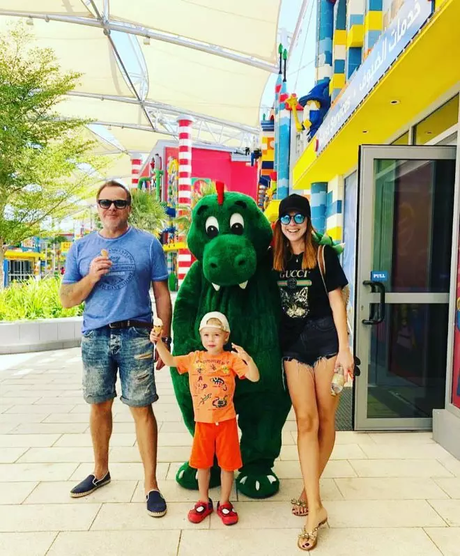 Legoland និង Ocearium: Vladimir Propnyakov និង Natalia Podolskaya និងកូនប្រុសនៅឌូបៃ 65073_5