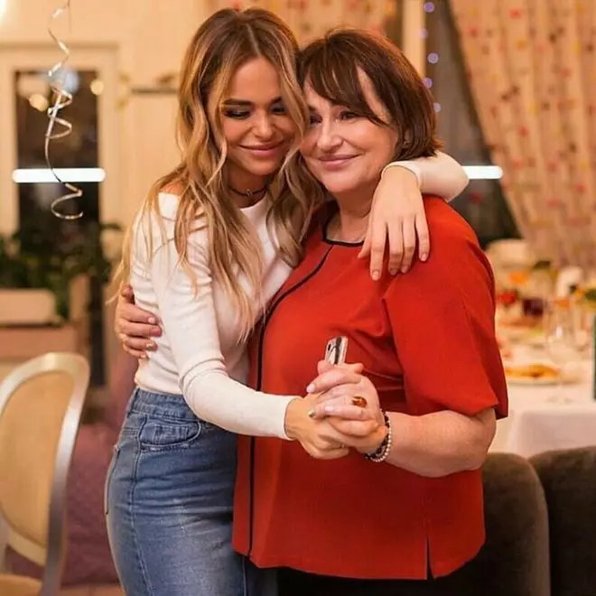 Un sorriso per due: Anna Hilkevich ha mostrato le foto con mamma 66573_2