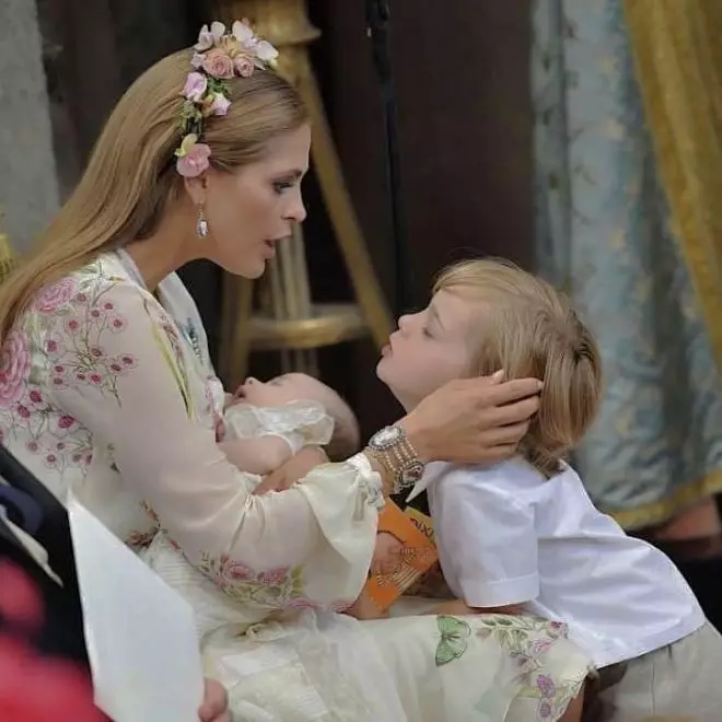 Awọn ododo ti o nifẹ nipa Prince Nicholas, Awọn ọmọ Princess Madeleine, ni ibọwọ fun iranti ọdun 5th rẹ 684436_4