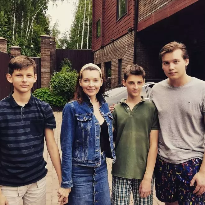 Natalia Antonova med sønner