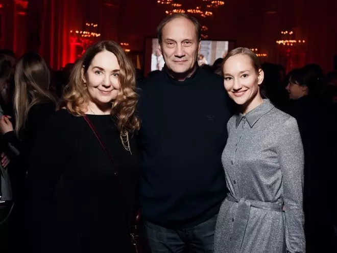 Evgeny Sidichein met een dochter van Polyna en zijn vrouw