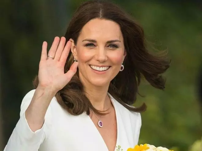 Secrets of Beauty Kate Middleton, Princess Diana, Elizabeth II and Megan OC 688522_1