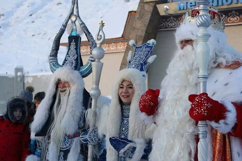 Santa Claus daxuyanî, kîjan zarok û mezinan xewn dikin 69443_12