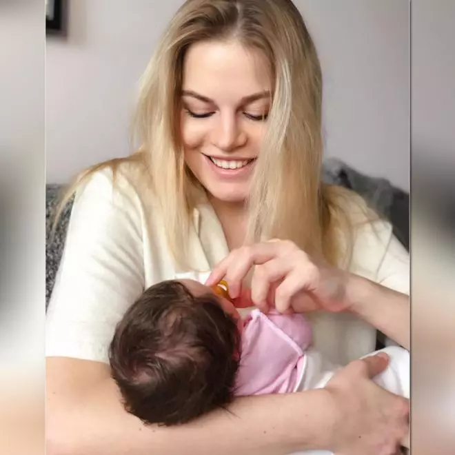Den första familjefotosessionen av Anastasia Stitchko och hennes man och en 1,5 månader gammal dotter 704797_3