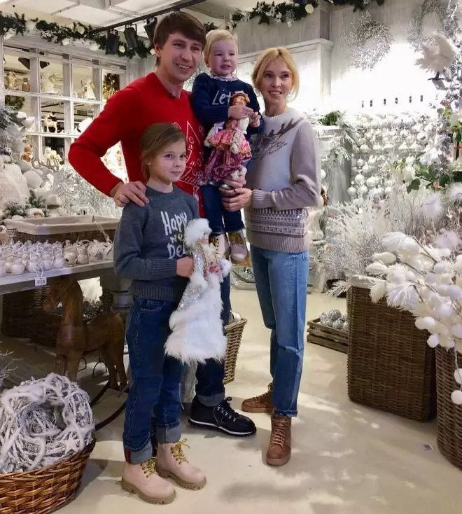 Alexey Yagudin berättade vad nyårs gåvor ger sin fru 72701_8