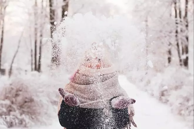 Snow and childhood: 50 ideas for the winter photo shoot 74932_13
