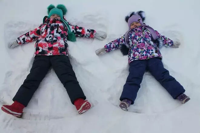 الثلوج والطفولة: 50 أفكار لتصوير الصور الشتوية 74932_29