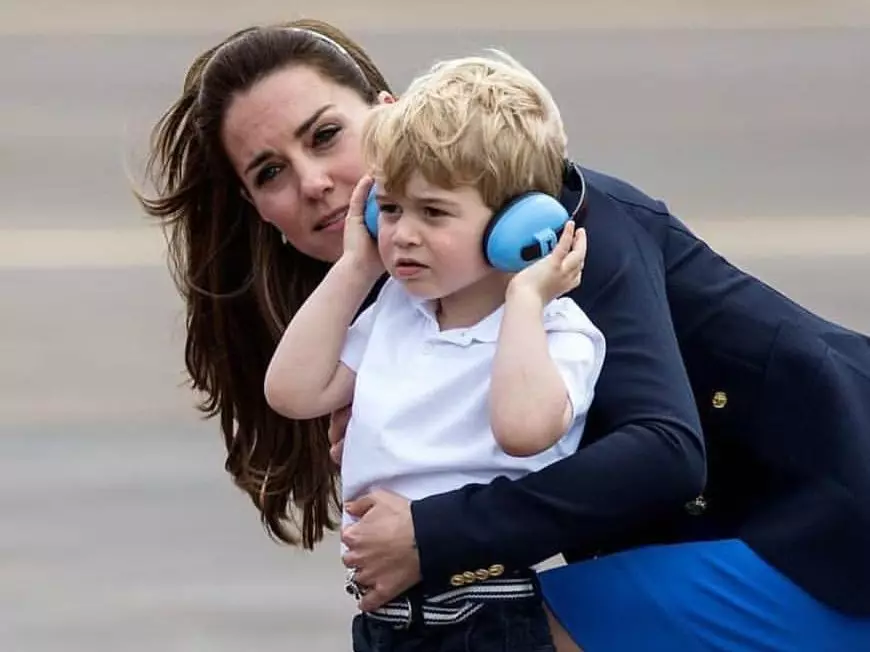 Outinédé nan sant komèsyal la: yon twa ane Princess Charlotte se yon tinon trè bèl 75342_6