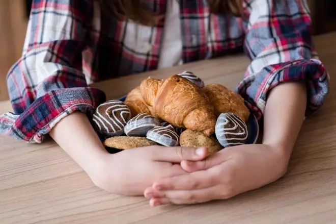 Bħala korp ta 'persuna jirreaġixxi għal overeating 766236_3