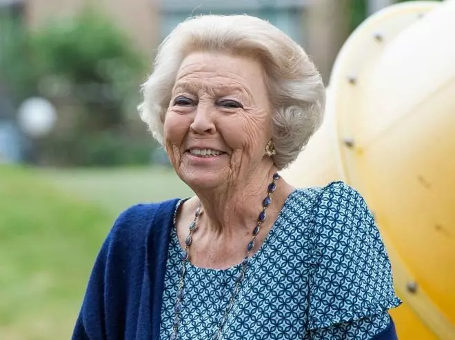 Foto alegre da rainha Beatrix e seus 7 netos 784259_1