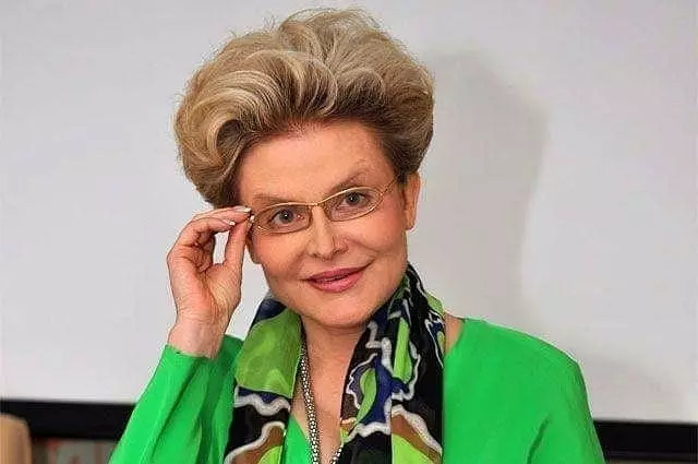 Elena Malysheva parodė naujagimio anūkę 787098_1