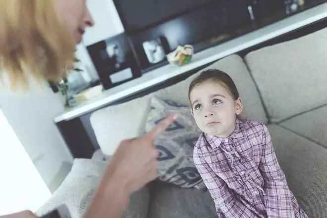 Aggression der Kinder: Wie man die Kinder beruhigt, die beißen und kämpfen 83503_4