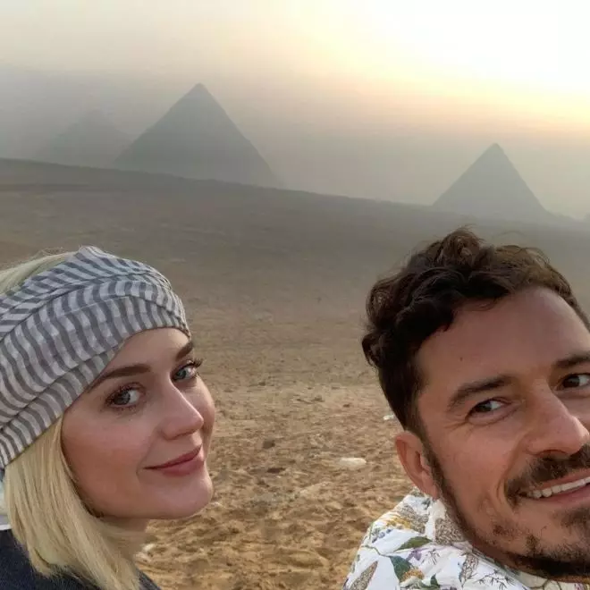 Orlando Bloom het 'n versameling romantiese personeel met Katy Perry op haar verjaarsdag gedeel 874944_2