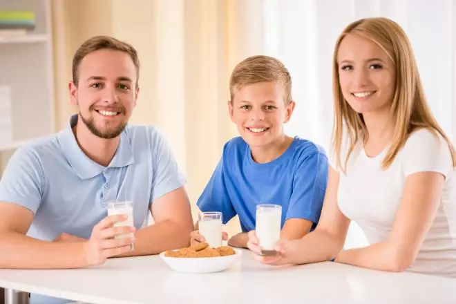 What milk is suitable for the whole family 885519_1