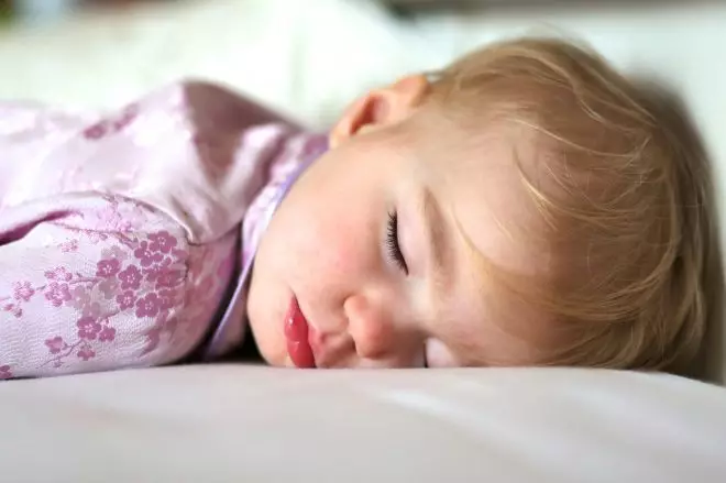 What to do if the child falls asleep with difficulty 913311_3