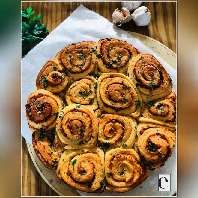 Recipe of buns branded with Cheese from the witess of wessec 915878_2