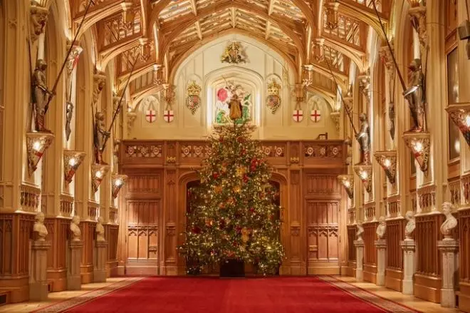 Comment célébrer le Nouvel An dans la famille royale, les arbres de Noël de Cambridge 943698_3