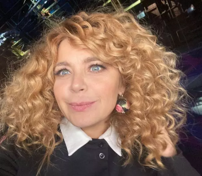 Ksenia Borodina zgjodhi një hairstyle që e bëri atë për 10 vjet më të rinj 955209_5