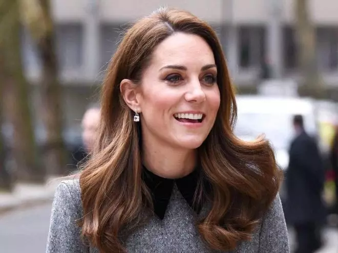 თმის ვარცხნილობა, როგორიცაა Kate Middleton - როგორ გავიმეოროთ, სტილისტი რჩევები 959745_1