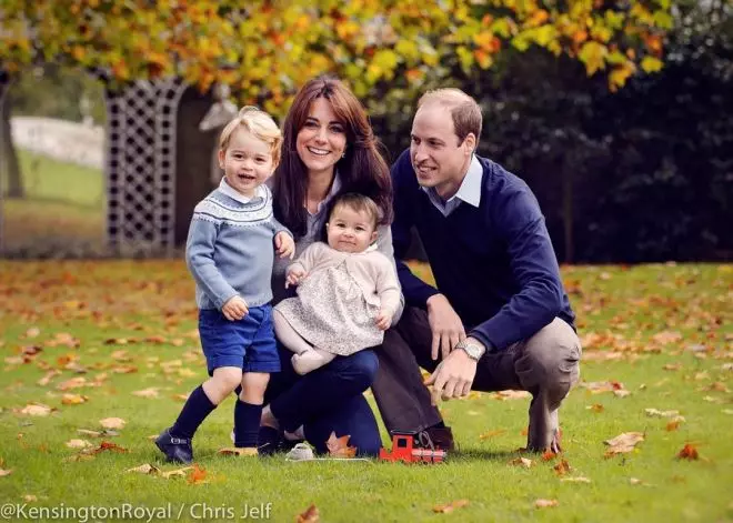 L'artista crea collage di principessa Diana con bambini e nipoti 964389_9
